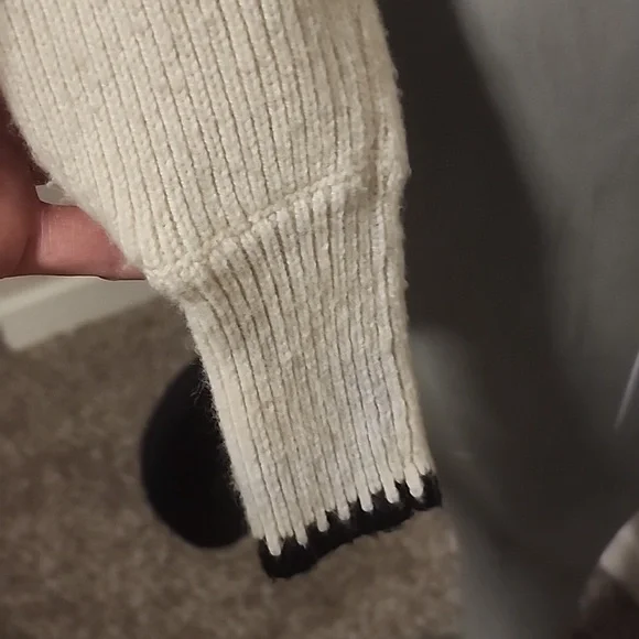 BCBGMaxazria Women's Popcorn Stitch Turtleneck Sweater